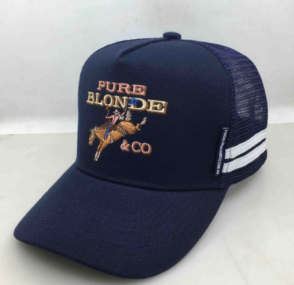 I'm Blue Cap – Pure Blonde & Co